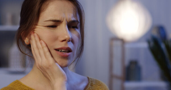 9 Methods to Get Rid of Toothache at Night | Oral Health